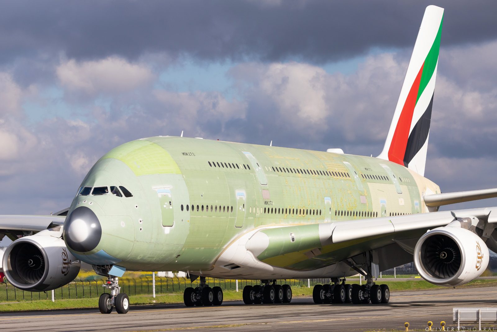 Histórico primer vuelo del ultimo A380, el avión comercial más grande ...